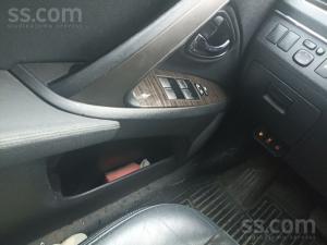Brown Toyota Avensis 2014 in Riga, with an engine capacity of 2.00 L and mileage of 184 thousand km for 8750 €, photo 7 on AUTOMOTO.COM.LV