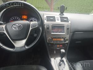 Brown Toyota Avensis 2014 in Riga, with an engine capacity of 2.00 L and mileage of 184 thousand km for 8750 €, photo 10 on AUTOMOTO.COM.LV