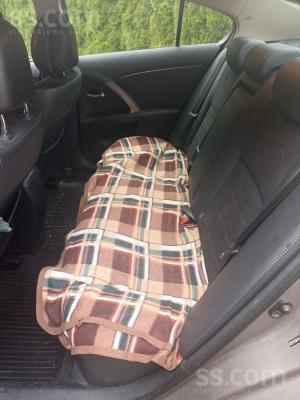 Brown Toyota Avensis 2014 in Riga, with an engine capacity of 2.00 L and mileage of 184 thousand km for 8750 €, photo 13 on AUTOMOTO.COM.LV