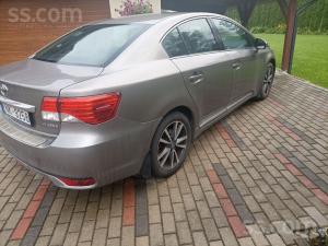 Brown Toyota Avensis 2014 in Riga, with an engine capacity of 2.00 L and mileage of 184 thousand km for 8750 €, photo 17 on AUTOMOTO.COM.LV