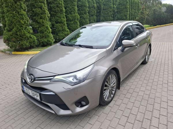 Коричневый Тойота Авенсис 2015 в Вильнюс, объемом двигателя 1.99 л и пробегом 281 тыс. км за 8500 €, фото 1 на AUTOMOTO.COM.LV