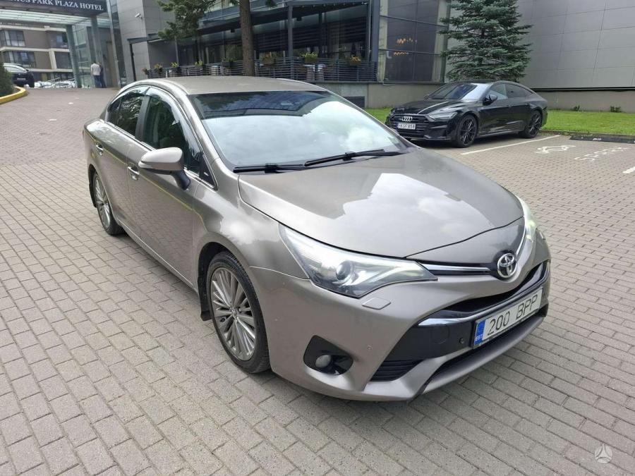 Brown Toyota Avensis 2015 in Vilnius, with an engine capacity of 1.99 L and mileage of 281 thousand km for 8500 €, photo 4 on AUTOMOTO.COM.LV