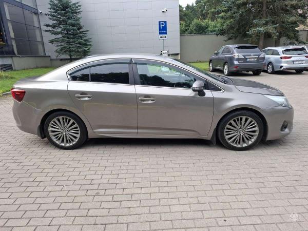 Коричневый Тойота Авенсис 2015 в Вильнюс, объемом двигателя 1.99 л и пробегом 281 тыс. км за 8500 €, фото 4 на AUTOMOTO.COM.LV