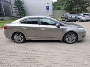 Brown Toyota Avensis 2015 in Vilnius, with an engine capacity of 1.99 L and mileage of 281 thousand km for 8500 €, photo 5 on AUTOMOTO.COM.LV