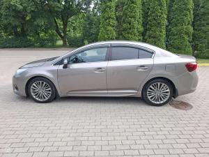 Brown Toyota Avensis 2015 in Vilnius, with an engine capacity of 1.99 L and mileage of 281 thousand km for 8500 €, photo 9 on AUTOMOTO.COM.LV