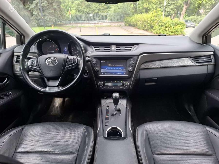 Brown Toyota Avensis 2015 in Vilnius, with an engine capacity of 1.99 L and mileage of 281 thousand km for 8500 €, photo 17 on AUTOMOTO.COM.LV
