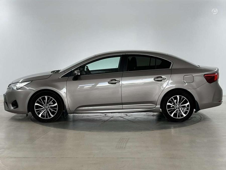 Brown Toyota Avensis 2015 in Vilnius, with an engine capacity of 1.99 L and mileage of 148 thousand km for 11900 €, photo 4 on AUTOMOTO.COM.LV