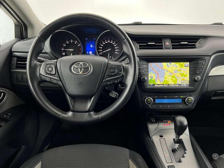 Brown Toyota Avensis 2015 in Vilnius, with an engine capacity of 1.99 L and mileage of 148 thousand km for 11900 €, photo 9 on AUTOMOTO.COM.LV
