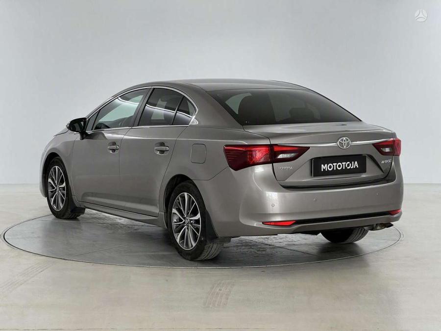 Brown Toyota Avensis 2015 in Vilnius, with an engine capacity of 1.99 L and mileage of 148 thousand km for 11900 €, photo 17 on AUTOMOTO.COM.LV