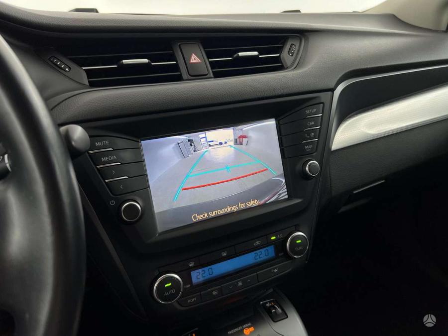 Brown Toyota Avensis 2015 in Vilnius, with an engine capacity of 1.99 L and mileage of 148 thousand km for 11900 €, photo 21 on AUTOMOTO.COM.LV