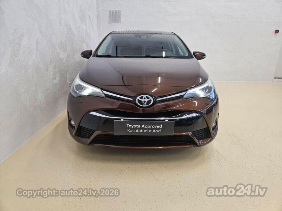 Brown Toyota Avensis 2016 in Rakvere, with an engine capacity of 1.80 L and mileage of 91 thousand km for 11990 €, photo 4 on AUTOMOTO.COM.LV