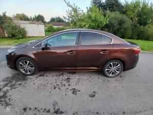 Brown Toyota Avensis 2016 in Kursenai, with an engine capacity of 1.80 L and mileage of 223 thousand km for 9200 €, photo 7 on AUTOMOTO.COM.LV