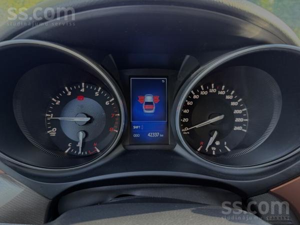 Brown Toyota Avensis 2017 in Riga, with an engine capacity of 1.80 L and mileage of 42 thousand km for 15500 €, photo 8 on AUTOMOTO.COM.LV