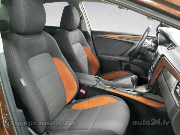 Brūns Toyota Avensis 2017 Tallina, ar dzinēja tilpumu 1.80 L un nobraukumu 135 tūkst. km par 13990 €, foto 6 vietnē AUTOMOTO.COM.LV