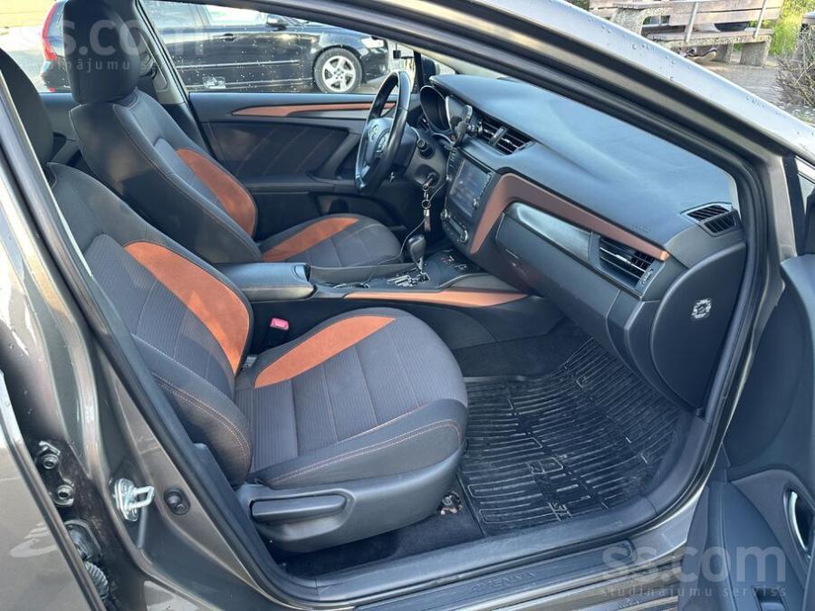 Коричневый Тойота Авенсис 2018 в Огре, объемом двигателя 1.80 л и пробегом 96 тыс. км за 13200 €, фото 16 на AUTOMOTO.COM.LV