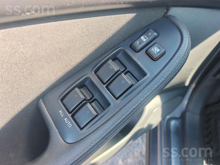 Brūns Toyota Avensis 2004 Rīga, ar dzinēja tilpumu 2.00 L un nobraukumu 245 tūkst. km par 2200 €, foto 24 vietnē AUTOMOTO.COM.LV