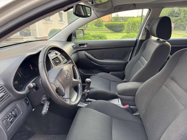 Brūns Toyota Avensis 2004 Kauņa, ar dzinēja tilpumu 1.76 L un nobraukumu 280 tūkst. km par 1950 €, foto 10 vietnē AUTOMOTO.COM.LV