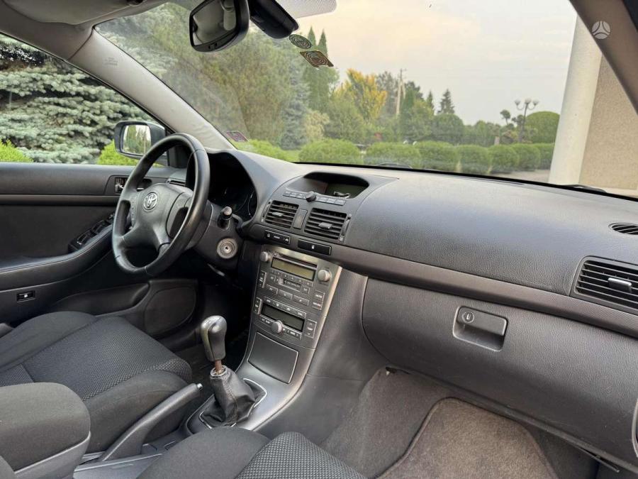 Коричневый Тойота Авенсис 2004 в Каунас, объемом двигателя 1.76 л и пробегом 280 тыс. км за 1950 €, фото 13 на AUTOMOTO.COM.LV