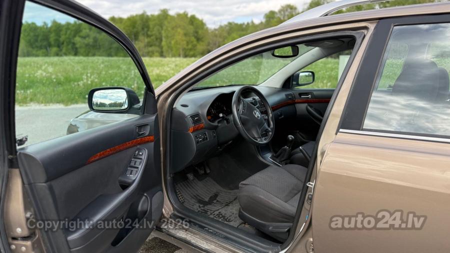 Коричневый Тойота Авенсис 2005 в Таллин, объемом двигателя 1.80 л и пробегом 388 тыс. км за 1650 €, фото 4 на AUTOMOTO.COM.LV