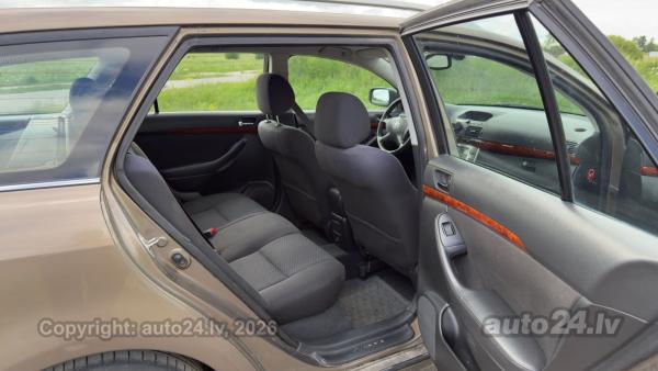 Brown Toyota Avensis 2005 in Tallinn, with an engine capacity of 1.80 L and mileage of 388 thousand km for 1650 €, photo 4 on AUTOMOTO.COM.LV