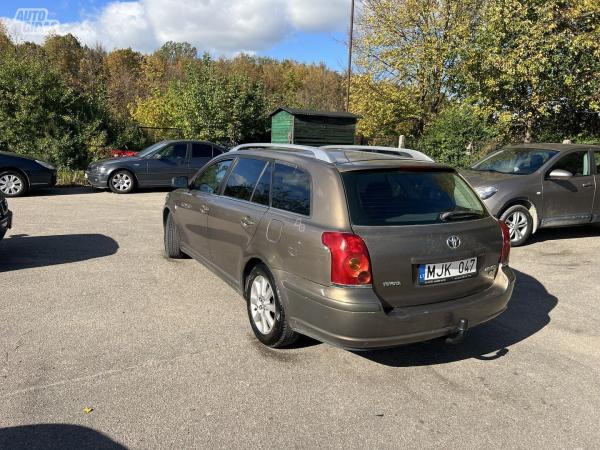 Brown Toyota Avensis 2005 in Siauliai, with an engine capacity of 2.40 L and mileage of 0 thousand km for 1549 €, photo 7 on AUTOMOTO.COM.LV