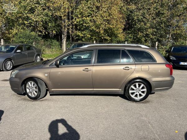 Brown Toyota Avensis 2005 in Siauliai, with an engine capacity of 2.40 L and mileage of 0 thousand km for 1549 €, photo 8 on AUTOMOTO.COM.LV
