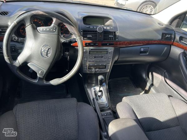 Brown Toyota Avensis 2005 in Siauliai, with an engine capacity of 2.40 L and mileage of 0 thousand km for 1549 €, photo 11 on AUTOMOTO.COM.LV