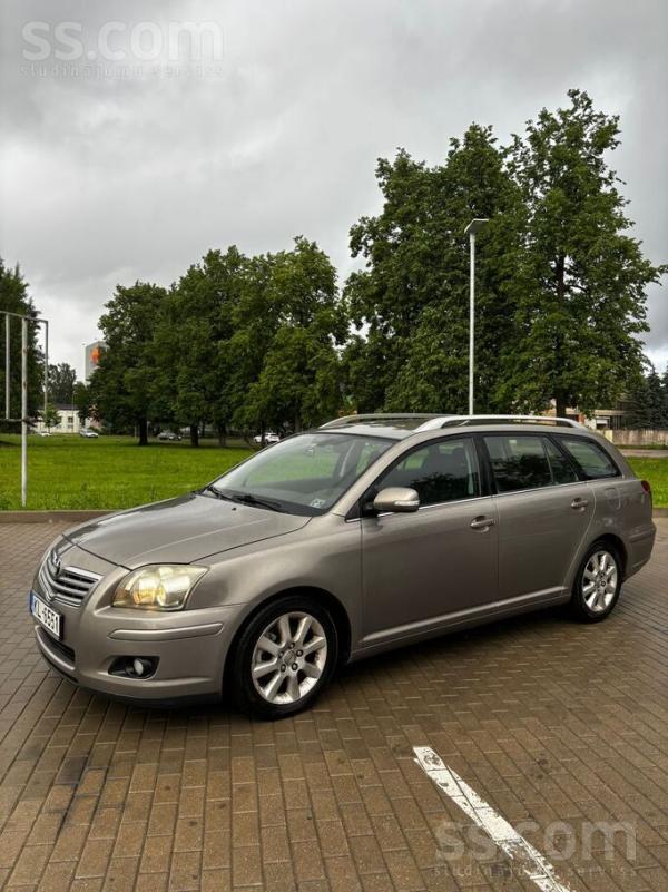 Brūns Toyota Avensis 2006 Jelgava, ar dzinēja tilpumu 2.20 L un nobraukumu 253 tūkst. km par 1950 €, foto 2 vietnē AUTOMOTO.COM.LV