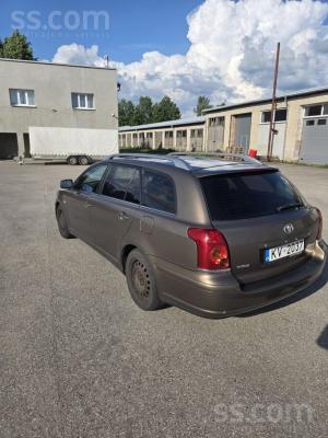 Brown Toyota Avensis 2006 in Jelgava, with an engine capacity of 2.00 L and mileage of 380 thousand km for 600 €, photo 3 on AUTOMOTO.COM.LV