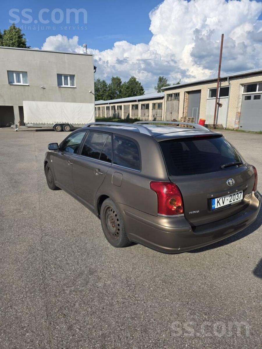 Brown Toyota Avensis 2006 in Jelgava, with an engine capacity of 2.00 L and mileage of 380 thousand km for 600 €, photo 3 on AUTOMOTO.COM.LV