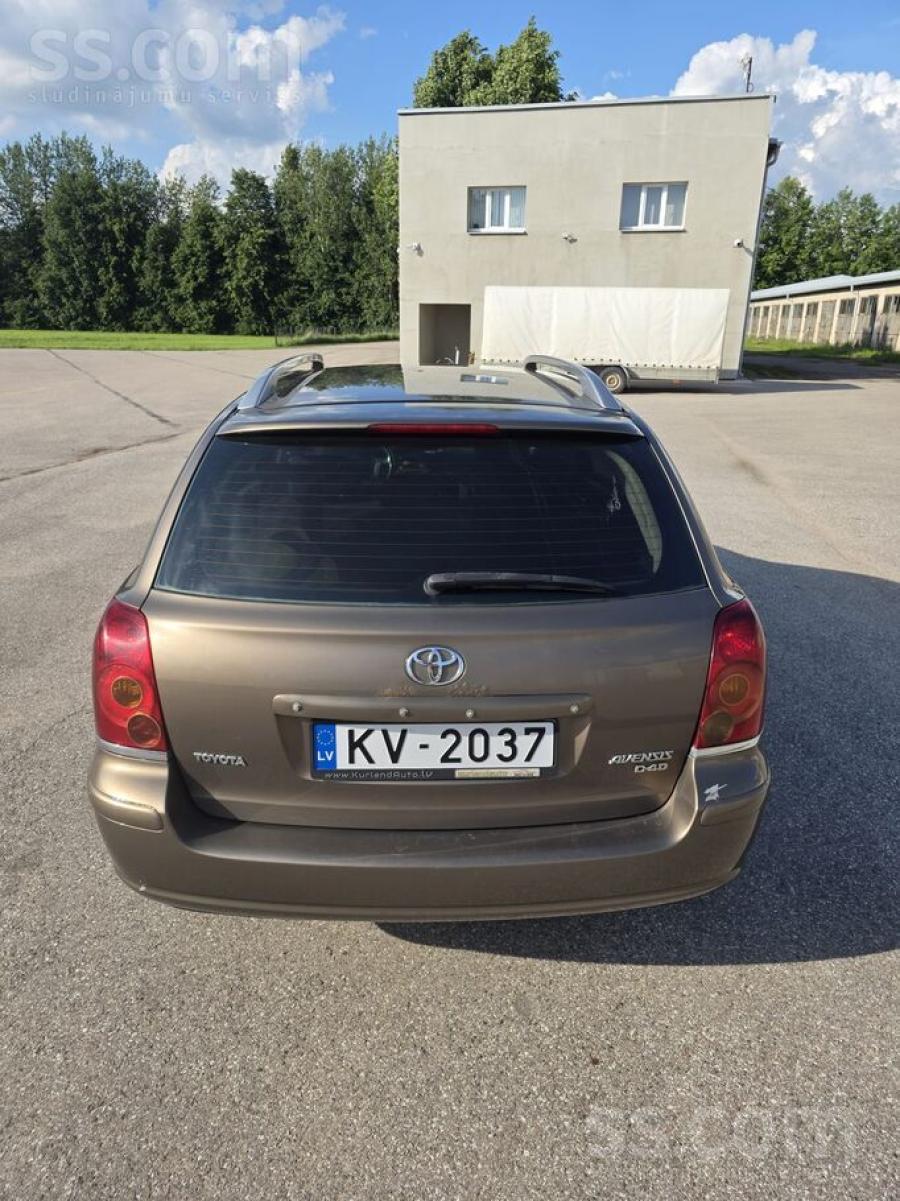 Brown Toyota Avensis 2006 in Jelgava, with an engine capacity of 2.00 L and mileage of 380 thousand km for 600 €, photo 5 on AUTOMOTO.COM.LV