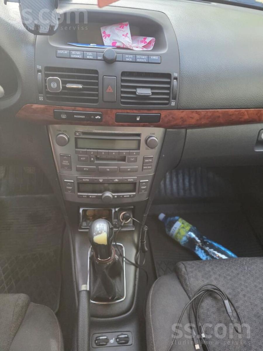Brown Toyota Avensis 2006 in Jelgava, with an engine capacity of 2.00 L and mileage of 380 thousand km for 600 €, photo 11 on AUTOMOTO.COM.LV