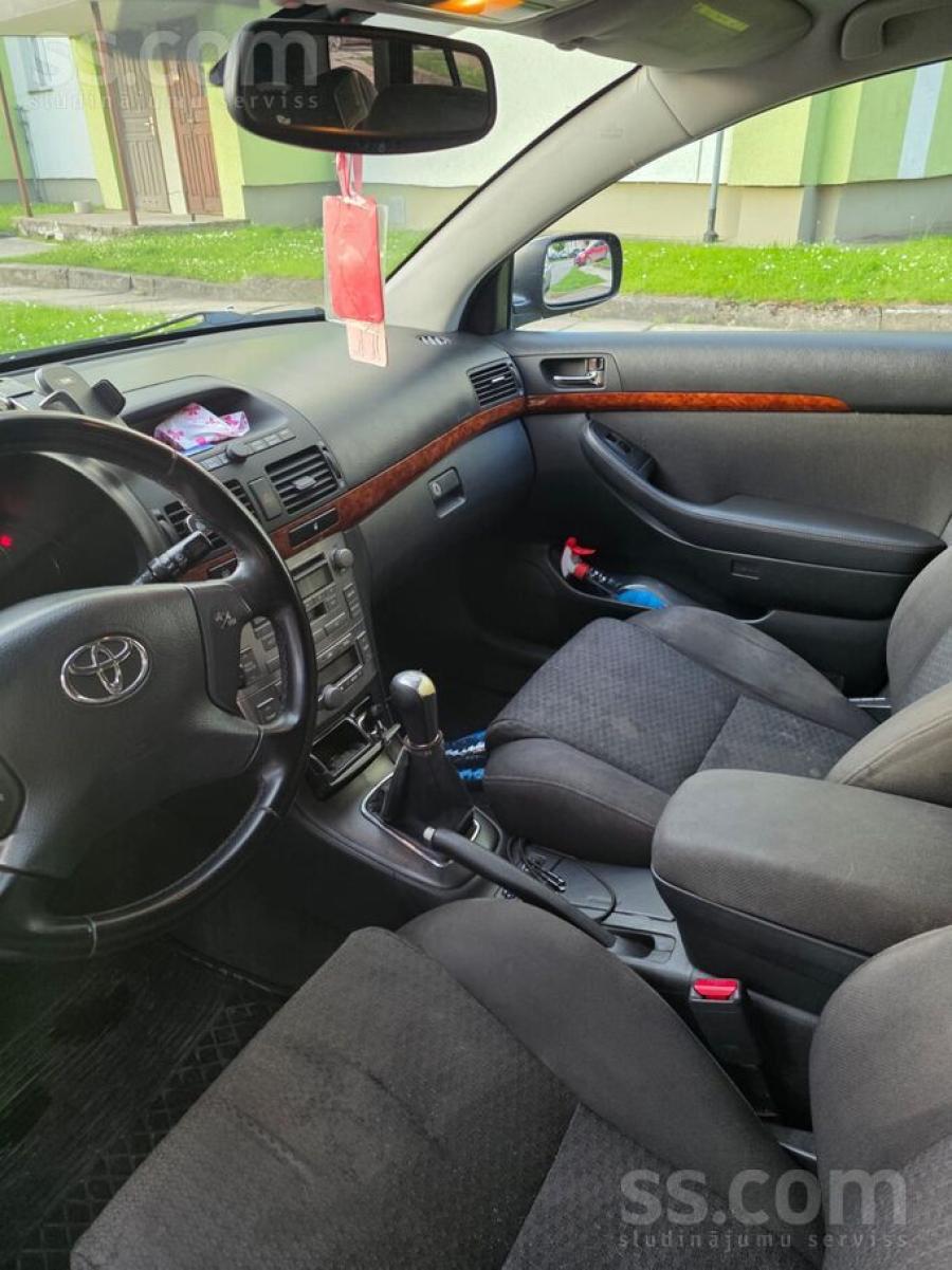 Brown Toyota Avensis 2006 in Jelgava, with an engine capacity of 2.00 L and mileage of 380 thousand km for 600 €, photo 12 on AUTOMOTO.COM.LV
