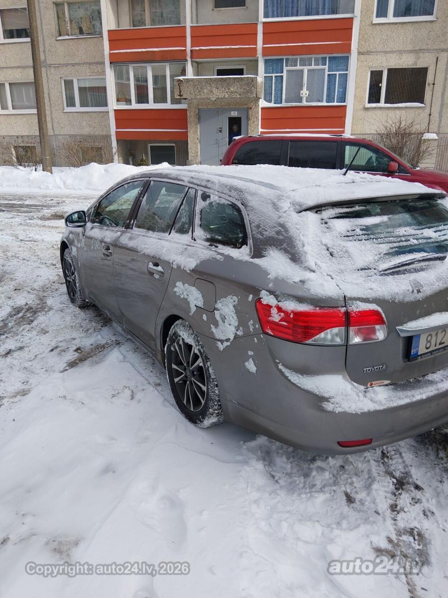 Brūns Toyota Avensis 2014 Tallina, ar dzinēja tilpumu 1.80 L un nobraukumu 232 tūkst. km par 6800 €, foto 4 vietnē AUTOMOTO.COM.LV