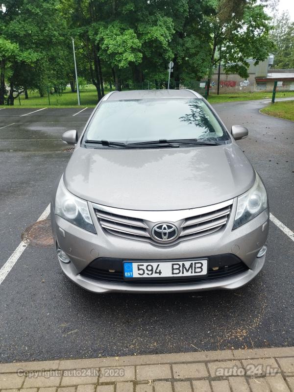 Brown Toyota Avensis 2014 in Parnu, with an engine capacity of 1.80 L and mileage of 235 thousand km for 6500 €, photo 1 on AUTOMOTO.COM.LV