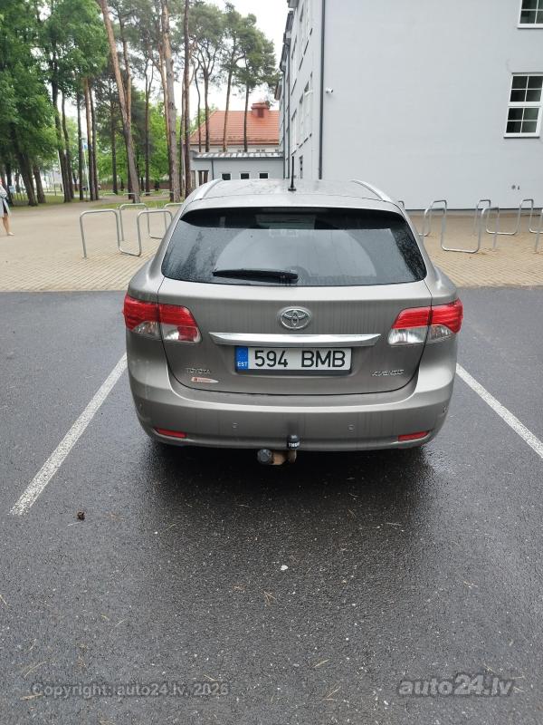 Brown Toyota Avensis 2014 in Parnu, with an engine capacity of 1.80 L and mileage of 235 thousand km for 6500 €, photo 3 on AUTOMOTO.COM.LV