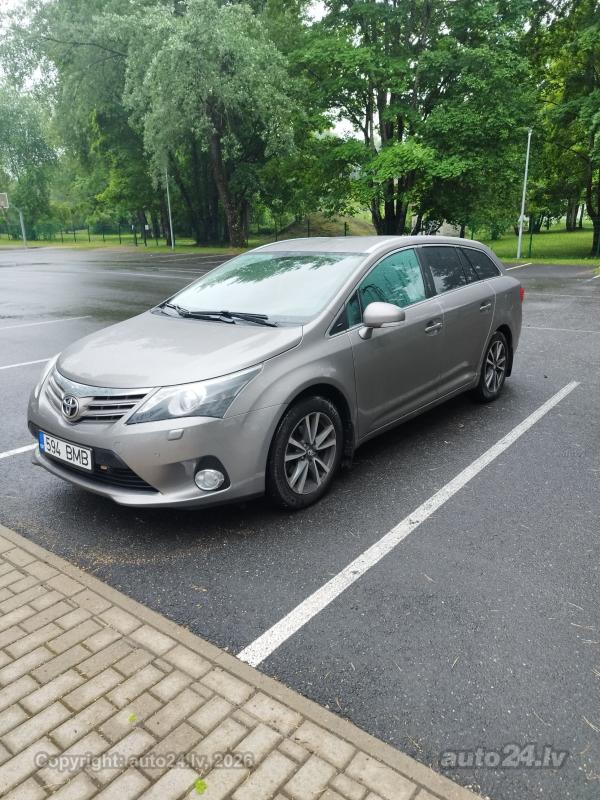 Brown Toyota Avensis 2014 in Parnu, with an engine capacity of 1.80 L and mileage of 235 thousand km for 6500 €, photo 5 on AUTOMOTO.COM.LV