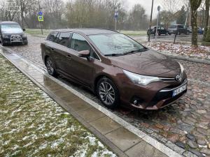 Brown Toyota Avensis 2015 in Kaunas, with an engine capacity of 1.80 L and mileage of 265 thousand km for 10200 €, photo 4 on AUTOMOTO.COM.LV