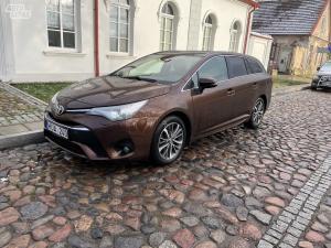 Brown Toyota Avensis 2015 in Kaunas, with an engine capacity of 1.80 L and mileage of 265 thousand km for 10200 €, photo 5 on AUTOMOTO.COM.LV