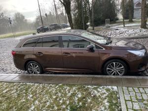 Brown Toyota Avensis 2015 in Kaunas, with an engine capacity of 1.80 L and mileage of 265 thousand km for 10200 €, photo 6 on AUTOMOTO.COM.LV