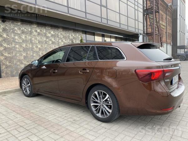 Brown Toyota Avensis 2015 in Liepaja, with an engine capacity of 2.00 L and mileage of 192 thousand km for 8550 €, photo 4 on AUTOMOTO.COM.LV