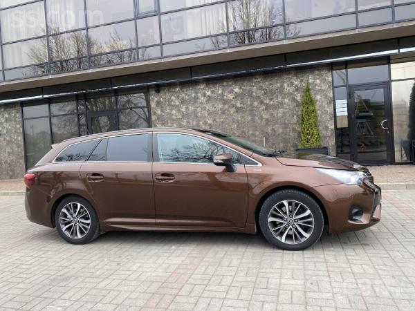 Brown Toyota Avensis 2015 in Liepaja, with an engine capacity of 2.00 L and mileage of 192 thousand km for 8550 €, photo 8 on AUTOMOTO.COM.LV
