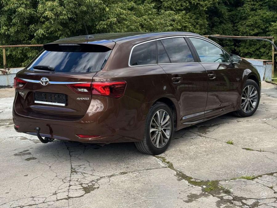 Brūns Toyota Avensis 2015 Viļņa, ar dzinēja tilpumu 2.00 L un nobraukumu 285 tūkst. km par 8500 €, foto 4 vietnē AUTOMOTO.COM.LV
