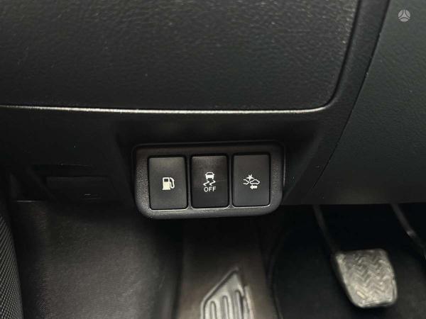 Коричневый Тойота Авенсис 2015 в Вильнюс, объемом двигателя 2.00 л и пробегом 285 тыс. км за 8500 €, фото 7 на AUTOMOTO.COM.LV