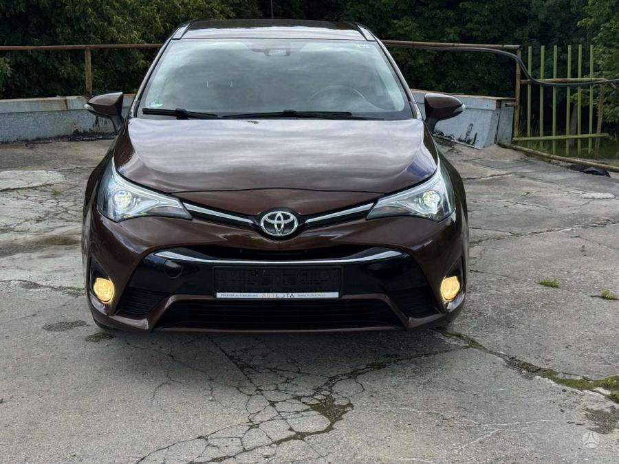 Brūns Toyota Avensis 2015 Viļņa, ar dzinēja tilpumu 2.00 L un nobraukumu 285 tūkst. km par 8500 €, foto 12 vietnē AUTOMOTO.COM.LV