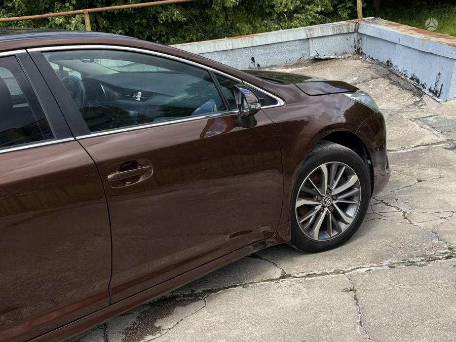 Brūns Toyota Avensis 2015 Viļņa, ar dzinēja tilpumu 2.00 L un nobraukumu 285 tūkst. km par 8500 €, foto 18 vietnē AUTOMOTO.COM.LV