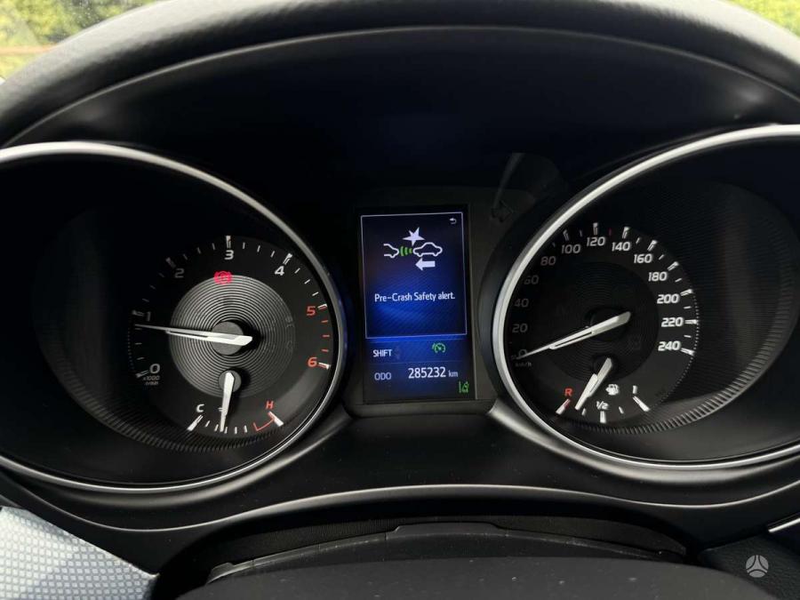 Brūns Toyota Avensis 2015 Viļņa, ar dzinēja tilpumu 2.00 L un nobraukumu 285 tūkst. km par 8500 €, foto 24 vietnē AUTOMOTO.COM.LV