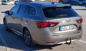 Brown Toyota Avensis 2015 in Vilnius, with an engine capacity of 1.80 L and mileage of 202 thousand km for 8500 €, photo 3 on AUTOMOTO.COM.LV