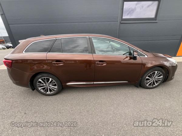 Brūns Toyota Avensis 2015 Kuresāre, ar dzinēja tilpumu 2.00 L un nobraukumu 182 tūkst. km par 11750 €, foto 7 vietnē AUTOMOTO.COM.LV