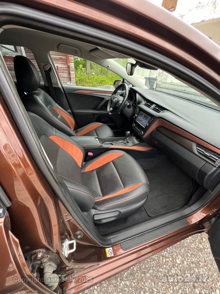 Brūns Toyota Avensis 2015 Kuresāre, ar dzinēja tilpumu 2.00 L un nobraukumu 182 tūkst. km par 11750 €, foto 14 vietnē AUTOMOTO.COM.LV